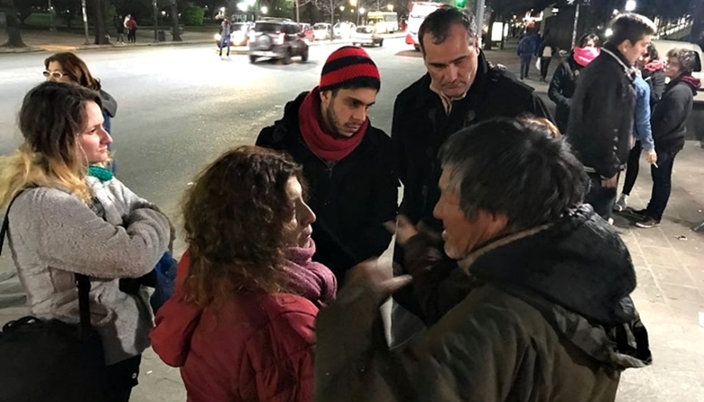 Marcela López: “El frío cala más fuerte en los huesos de los sin techo ...