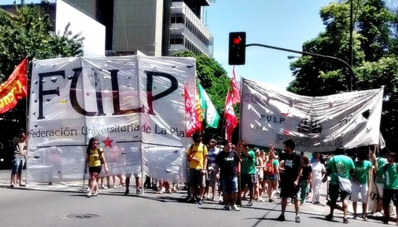 La FULP se moviliza al Rectorado para que se aplique el ingreso libre ...