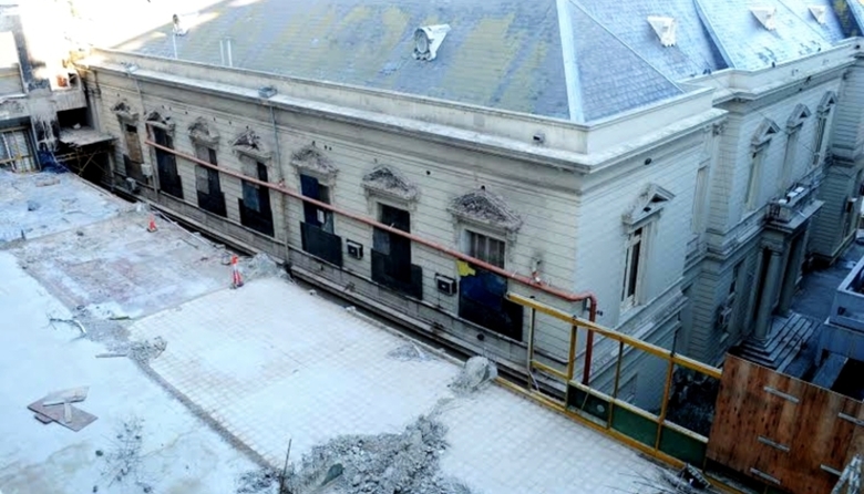 Después de 30 años, la fachada del Rectorado de la UNLP vuelve a ...