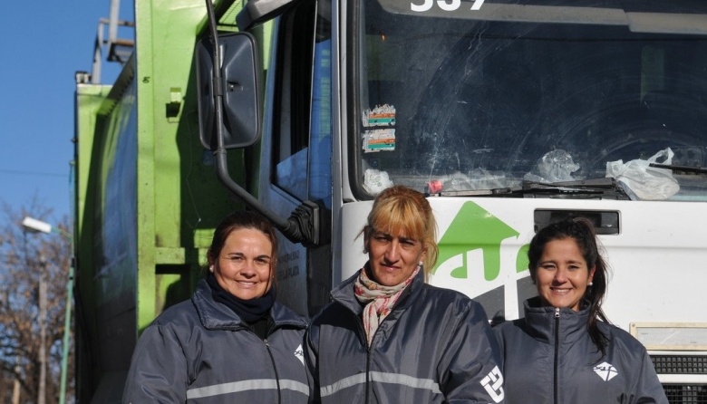 Recolectoras de residuos festejan su día: en La Plata ya son 30 mujeres ...
