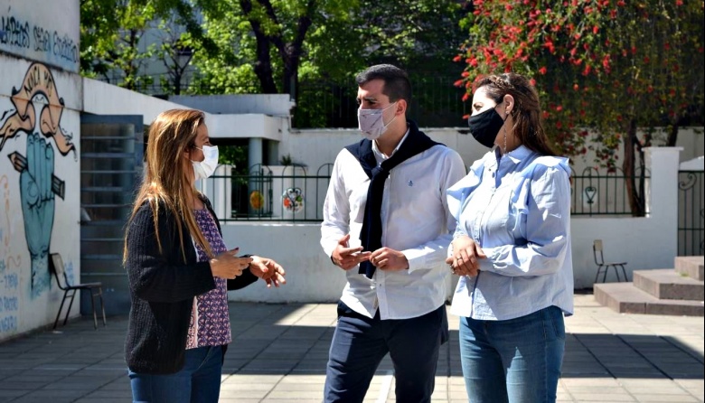 Julieta Quintero y Diego Rovella recorrieron escuelas de distintos ...