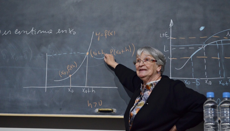 La profesora de Matemática youtuber volvió con una clase magistral a la ...