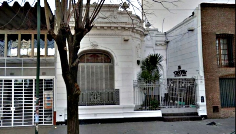 "Me despertaron los gritos de una pareja teniendo sexo en la entrada de ...