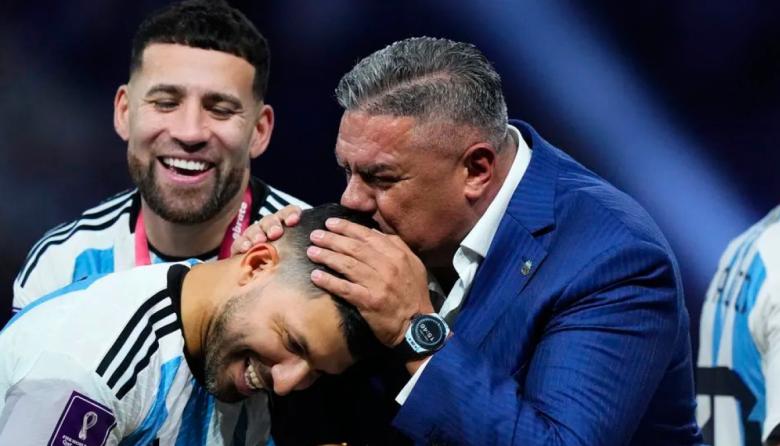 Se tatuaron al Chiqui Tapia y él devolvió el gesto con emoción ...