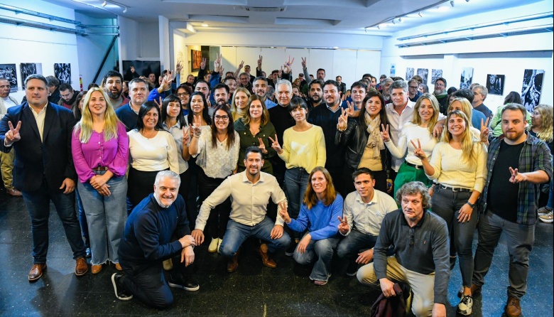 Julio Alak presentó a su lista en La Plata, "una fuerza plural y ...