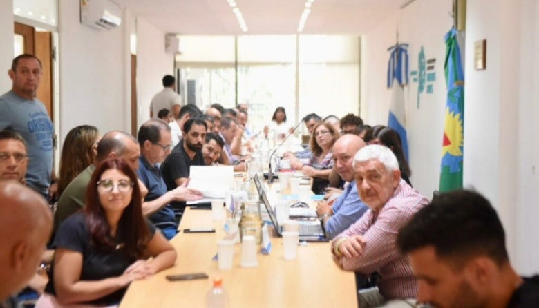 Paritaria 2024: docentes y estatales bonaerenses se reúnen este ... Paritaria 2024: docentes y estatales bonaerenses se reúnen este ...
