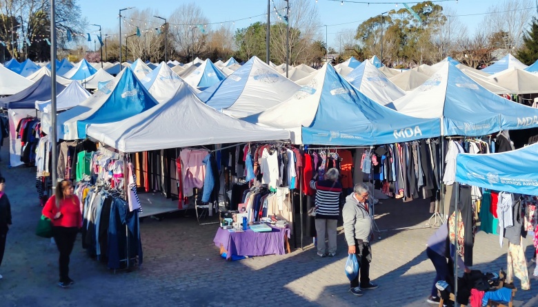 La banda "La Wacha” estará este viernes en el Paseo de Compras ...