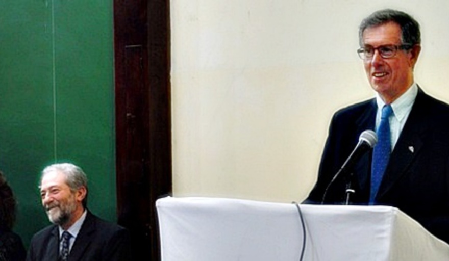 El director del CONICET La Plata recibió el título de Profesor Emérito ...