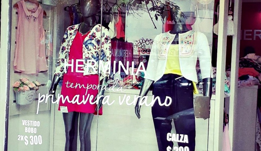 En un local de ropa femenina ubicado en 58 entre 8 y 9 los varones ...