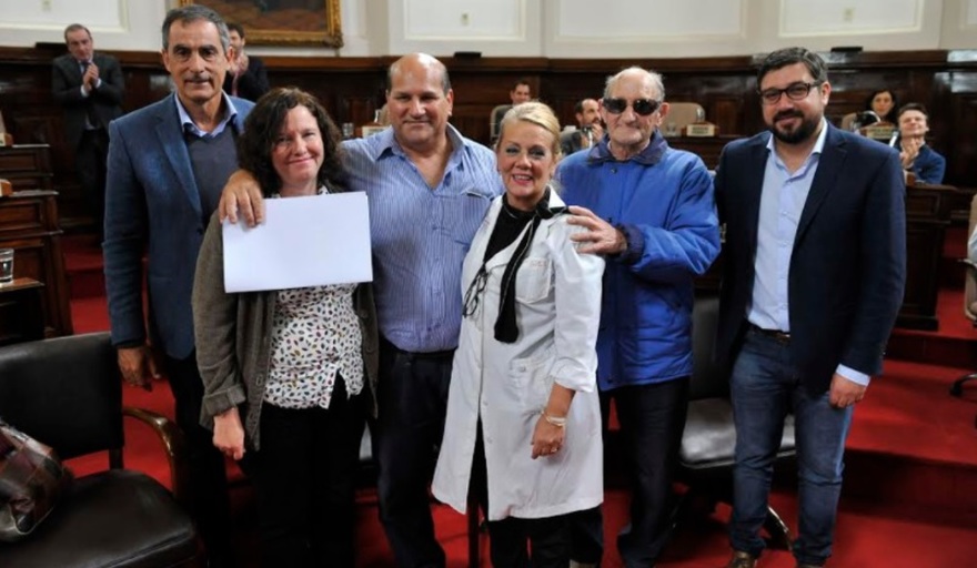 Distinguieron a Claudio Parisi, un nadador adaptado que no le teme a ...