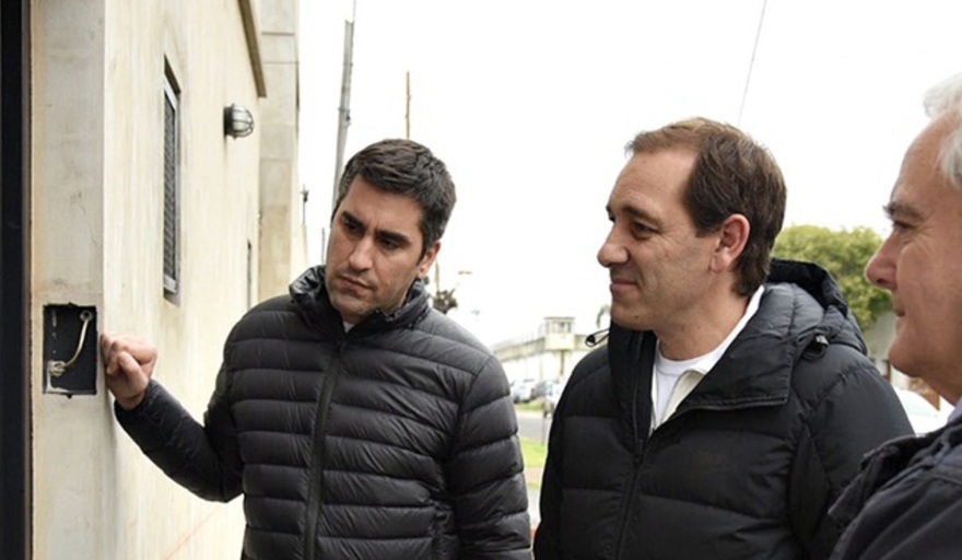 Hubo un nuevo "timbreo" en La Plata, esta vez con la presencia de Garro ...